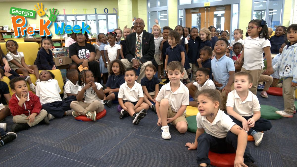 "We all love to read": Local elected officials help celebrate Georgia ...