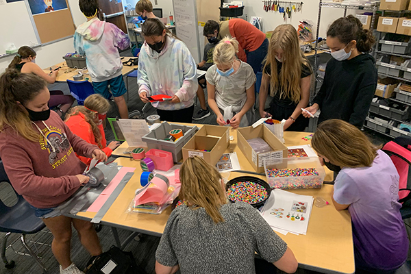 Middle School Makerspace Opens the Door to Creativity | News Detail Page