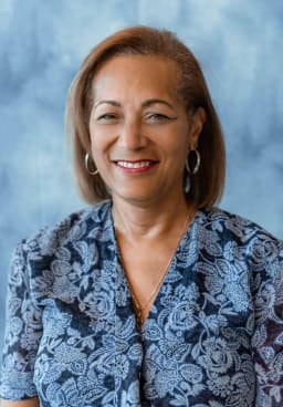 Lisa Slade's Instagram, Twitter & Facebook on IDCrawl