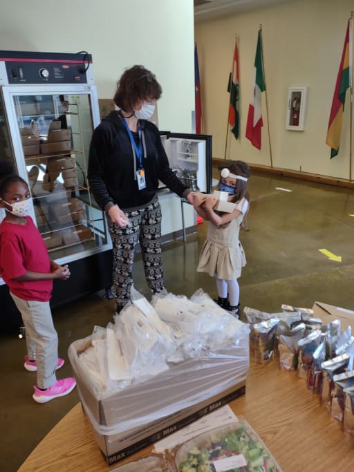 Hot Lunch - Carolina International School