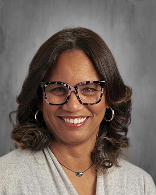 Angela Robertson's Instagram, Twitter & Facebook on IDCrawl