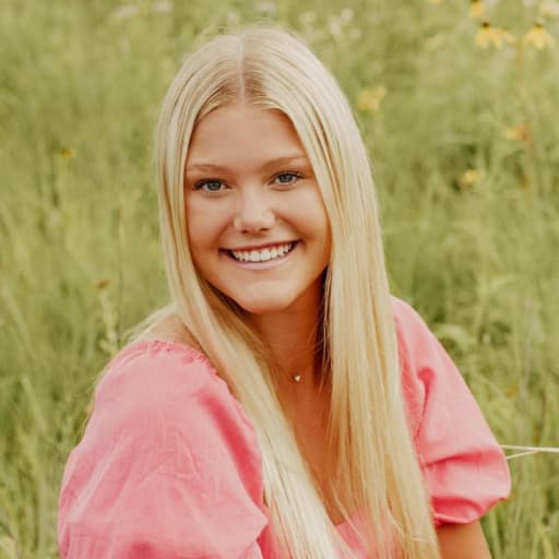 Chloe Carlson's Instagram, Twitter & Facebook on IDCrawl