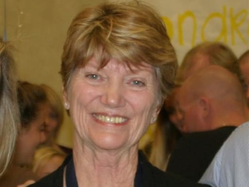 Jennifer Cichon's Instagram, Twitter & Facebook on IDCrawl