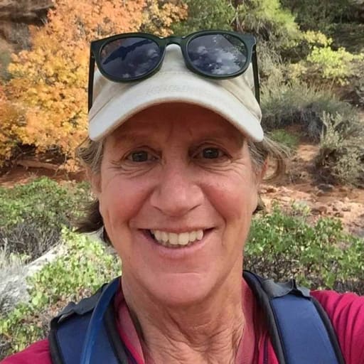Ellie Hahn's Instagram, Twitter & Facebook on IDCrawl