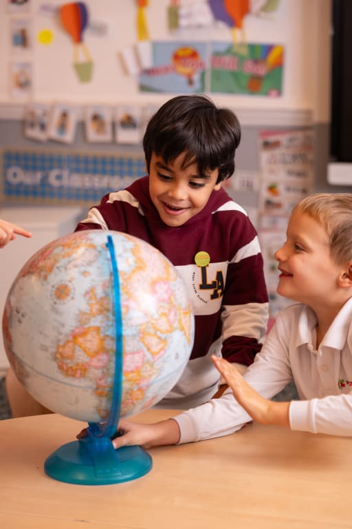 globe primary school