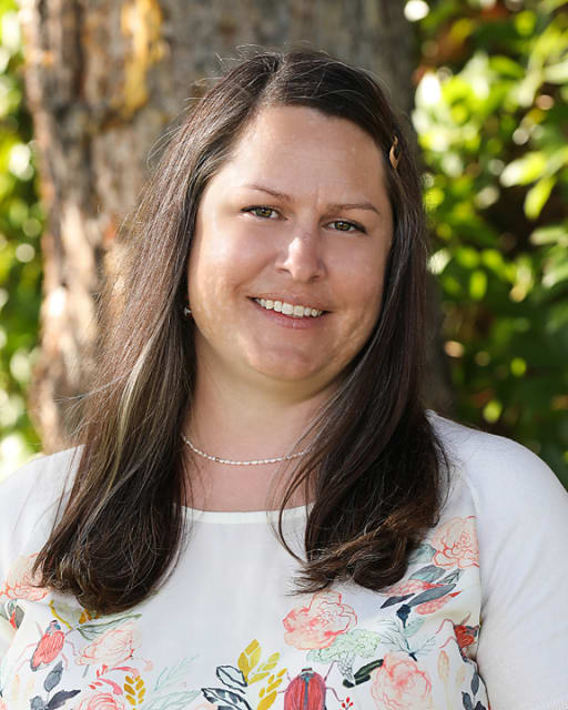 Danielle Bates's Instagram, Twitter & Facebook on IDCrawl