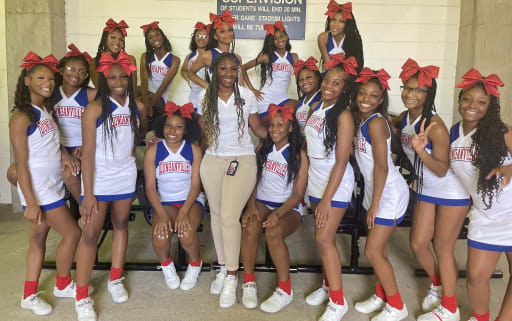 Cheerleaders High School Stunts