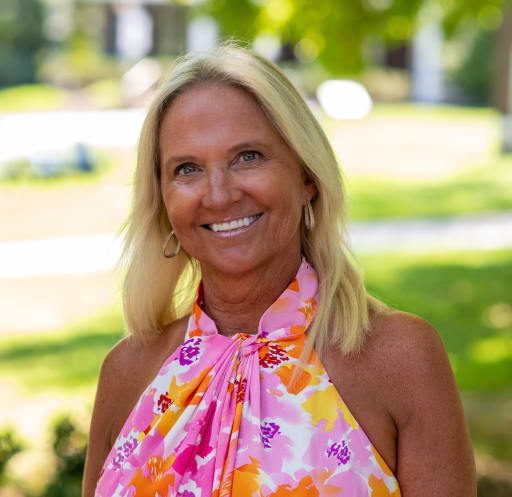 Suzanne Rossi's Instagram, Twitter & Facebook on IDCrawl