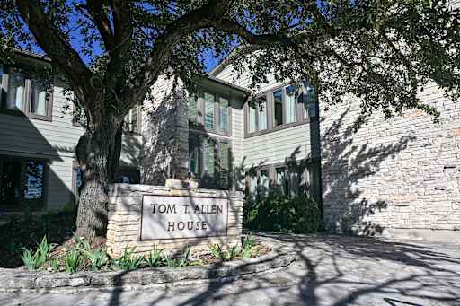 episcopal high school dorms