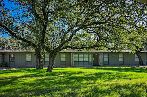 episcopal high school dorms