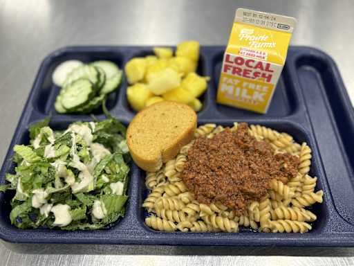 elementary school lunch