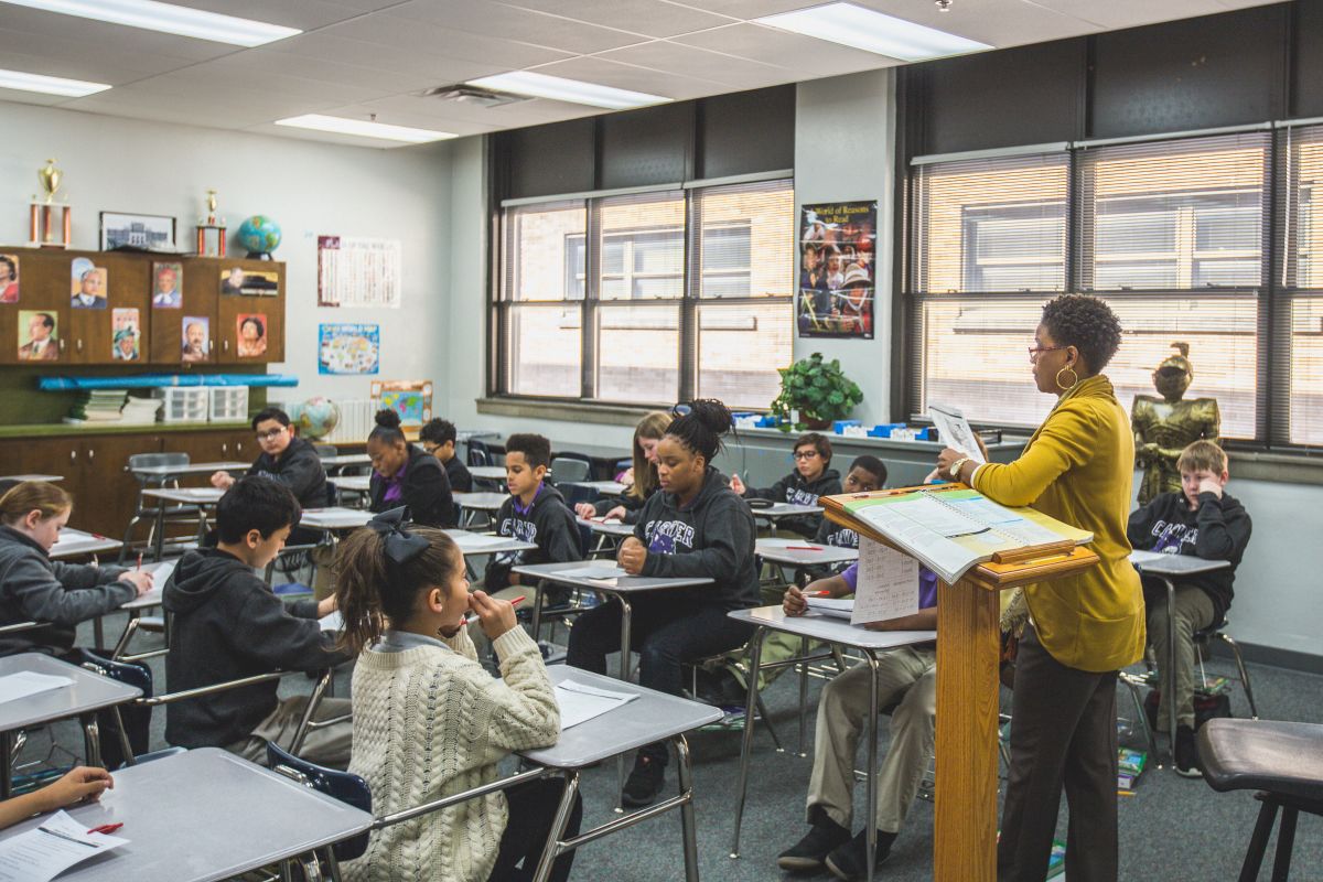 Update on Uniform Requirements for 2020-2021 / Actualización Sobre los ...