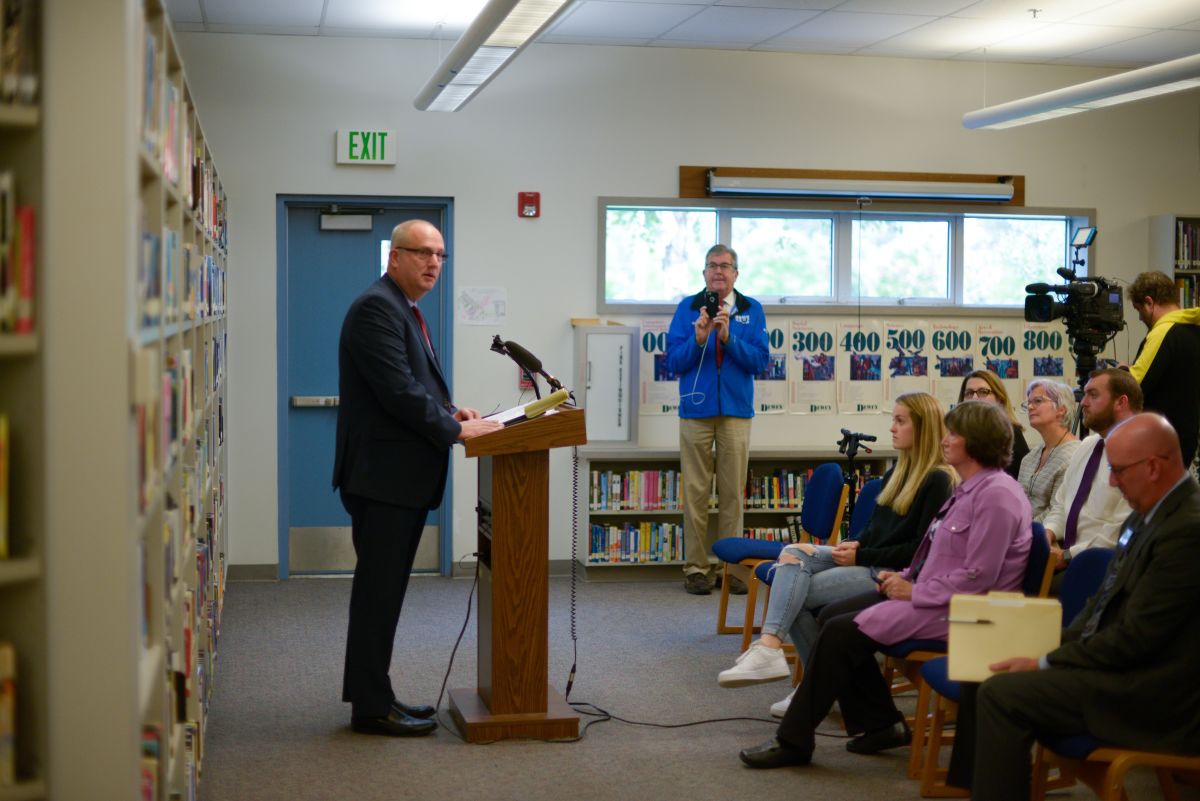 ESDs, superintendents, state legislators and students push for ...