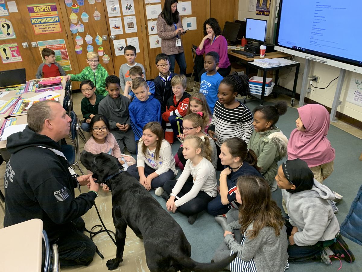 Local Police Officers Visit Taft | News Story