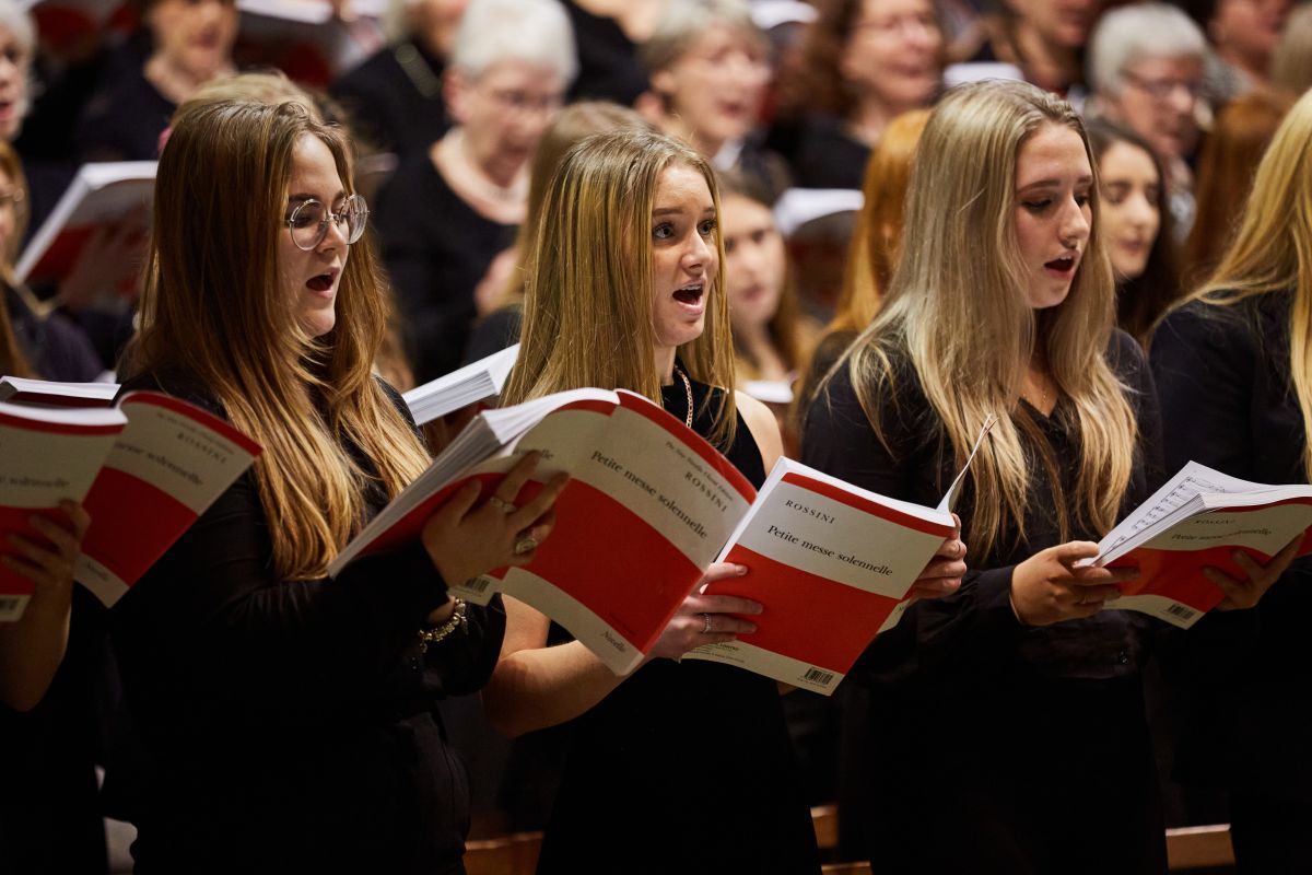 200 Singers Congregate in Wells Cathedral for Millfield's Festival ...