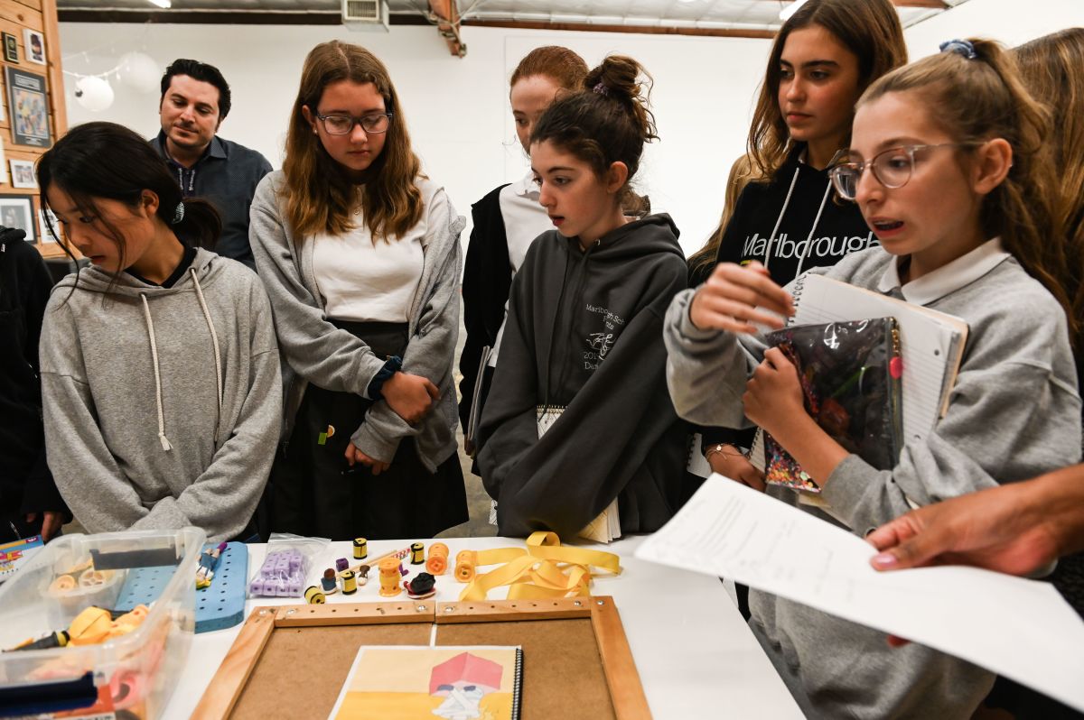 A Comprehensive High School Entrepreneurship Class For High School 