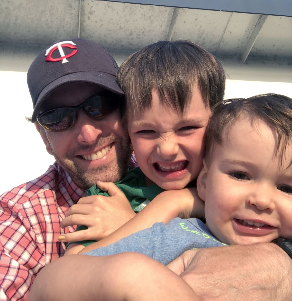 Jason Lewis's Instagram, Twitter & Facebook on IDCrawl