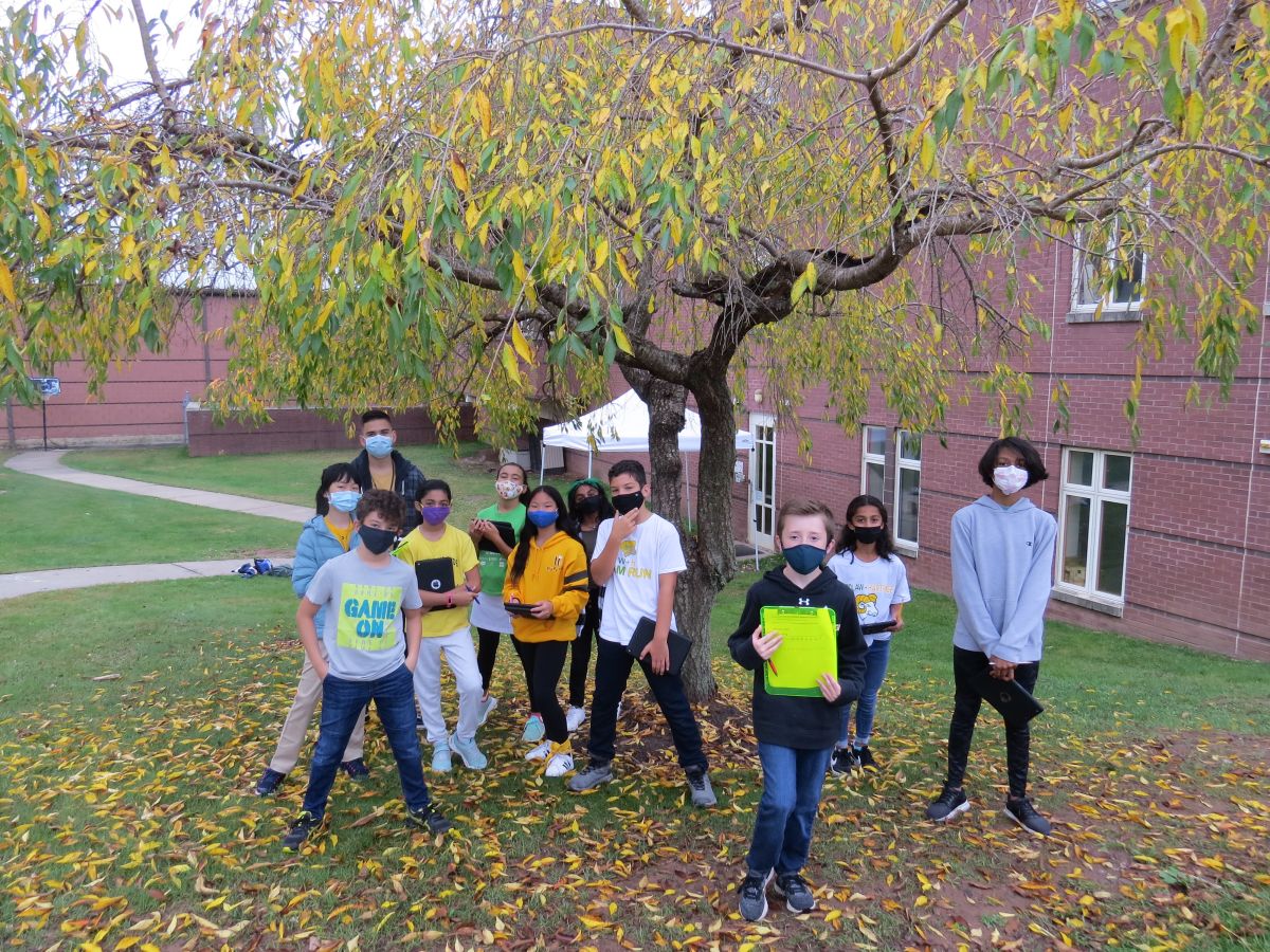 Sixth Graders Explore Outdoors in Autumn Festival | News Posts