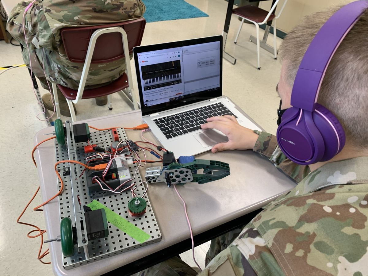 Middle School Cadets Learn Robotics Programming in Fall 2020 | News Details