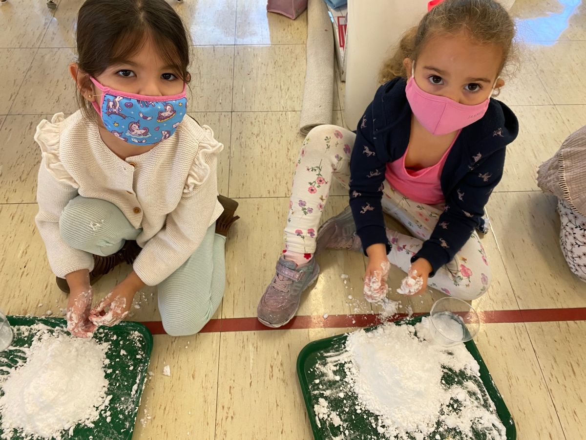 Preschoolers Make their Own Snow | News Post - Alexander Montessori