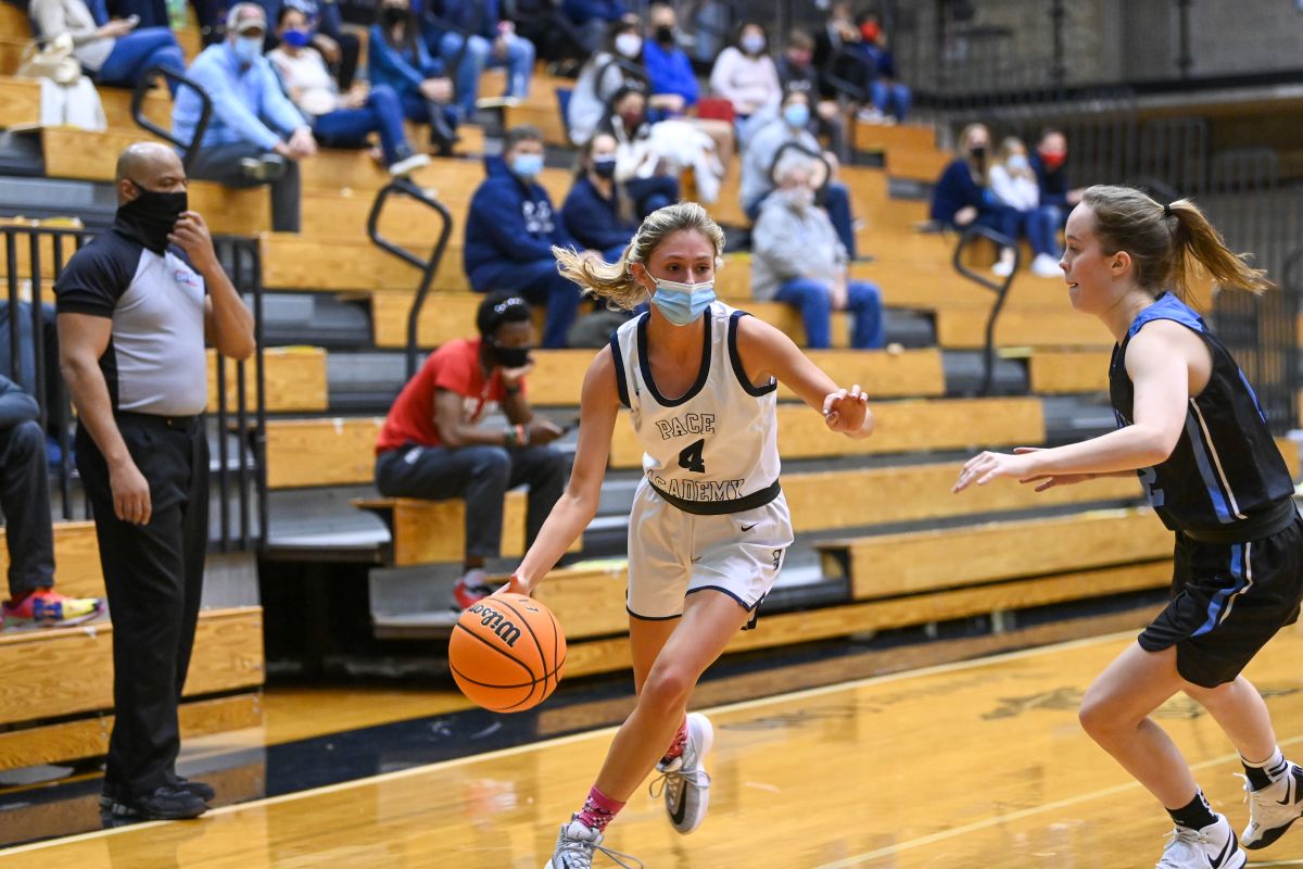 Girls Basketball Scores Last-Second Victory over Lovett | KnightLights
