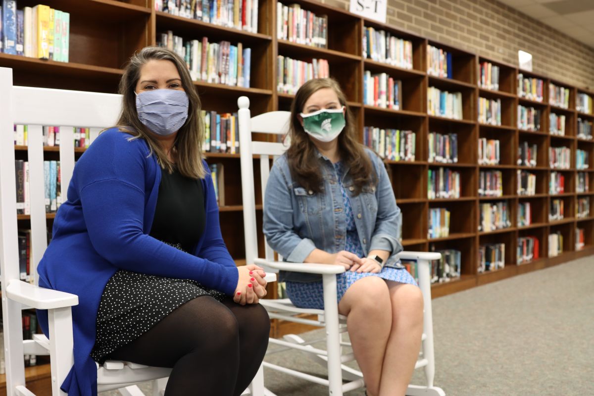 Award-winning librarians forge reading relationships with students ...