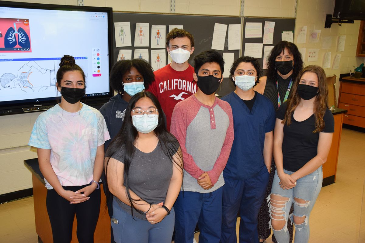 WFHS Medical Club Wins $1,000 Spark! Challenge Prize | News Post