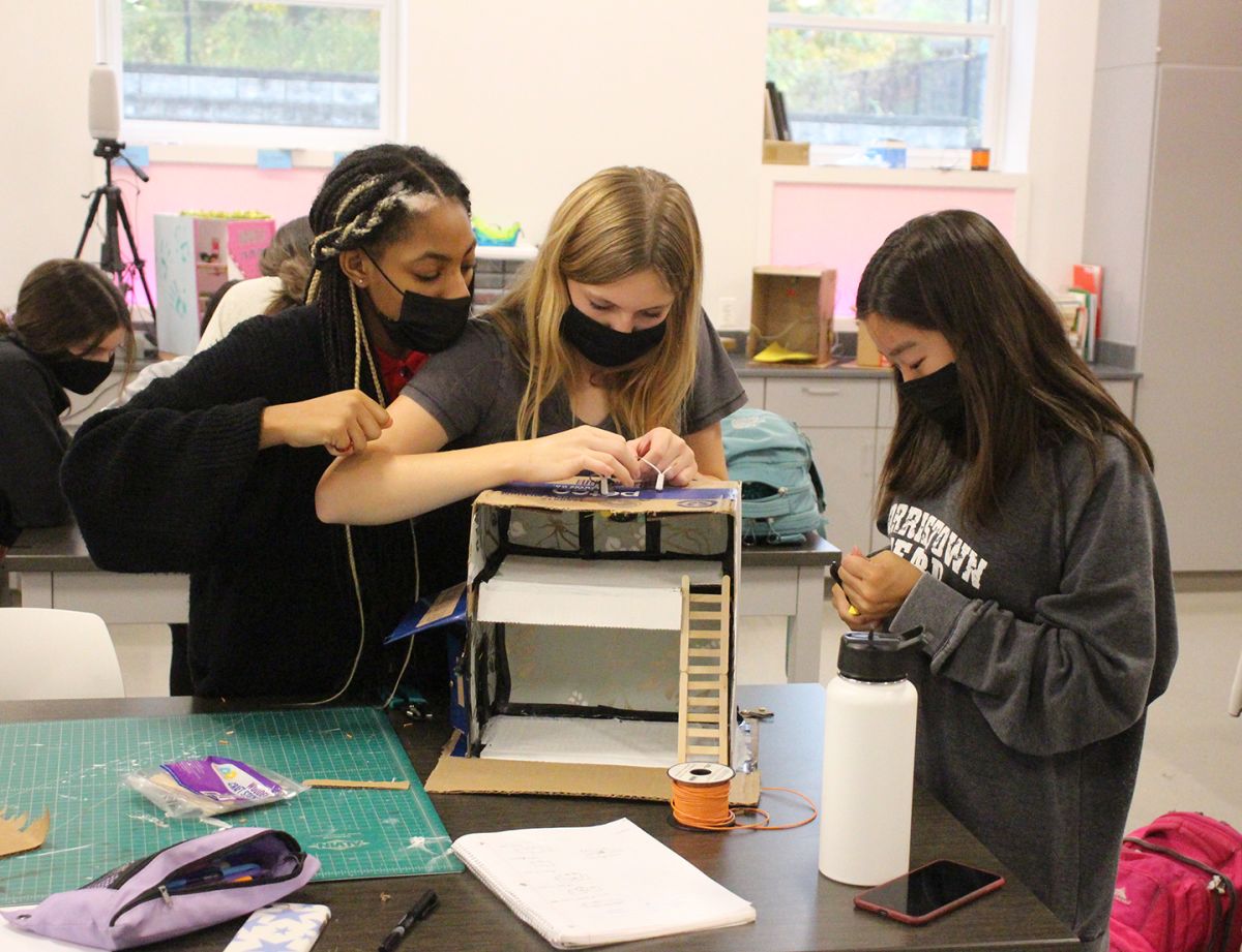 Physics Students Wire Cardboard Houses | Morristown Beard School News