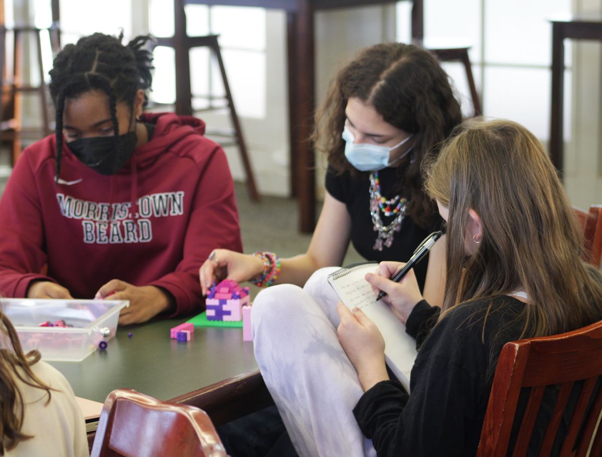 6th Graders Use Legos to Create Literature | Morristown Beard School News