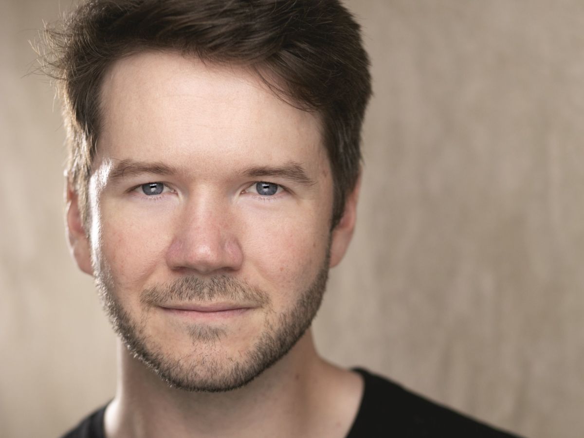 Alumnus James Caverly Stars in "Only Murders In The Building" | News ...