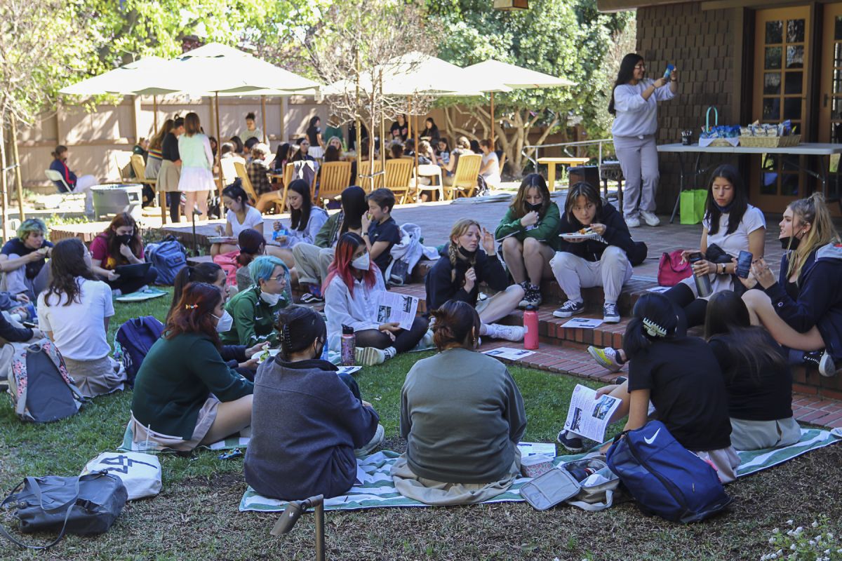 Seniors Serve as Peer Mentors in College Counseling Circle Group Lunch ...