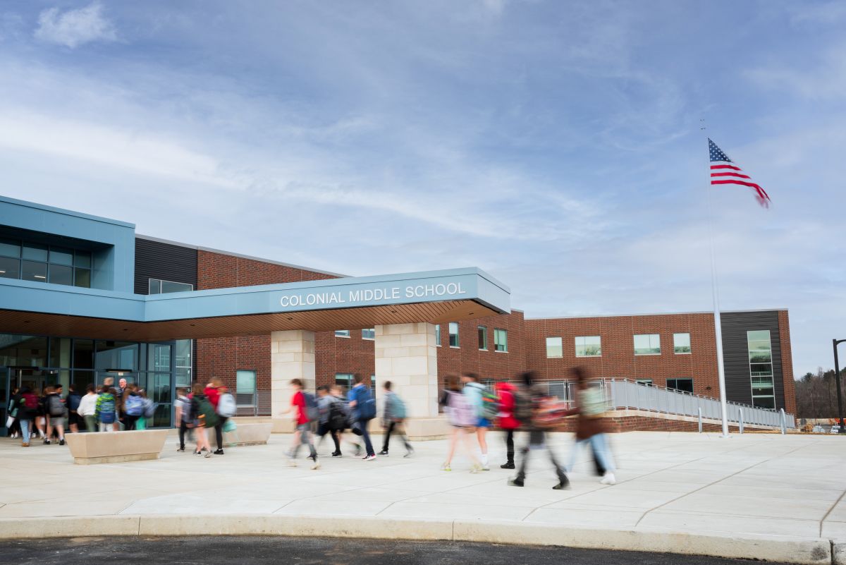 Colonial Middle School opens for first day of classes | District Posts Item