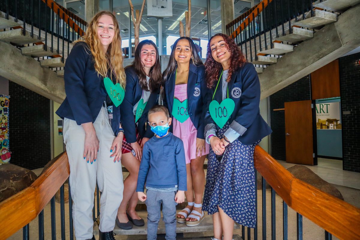 Class of 2022 honored by entire school during 100 Days to Graduation ...