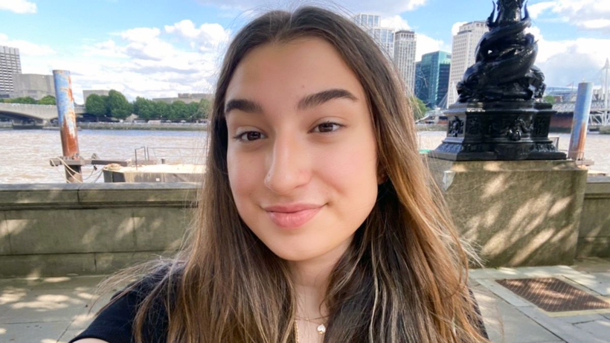 Meet Commonwealth Students: Athena ’24, Multilingual Thinker | News Post