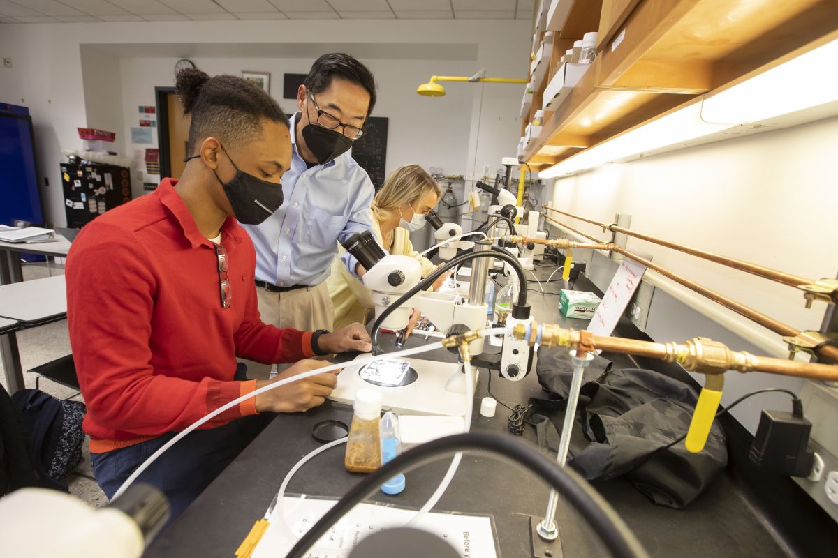 Stanford’s Dr. Seung Kim Meets with Lawrenceville Science Students ...