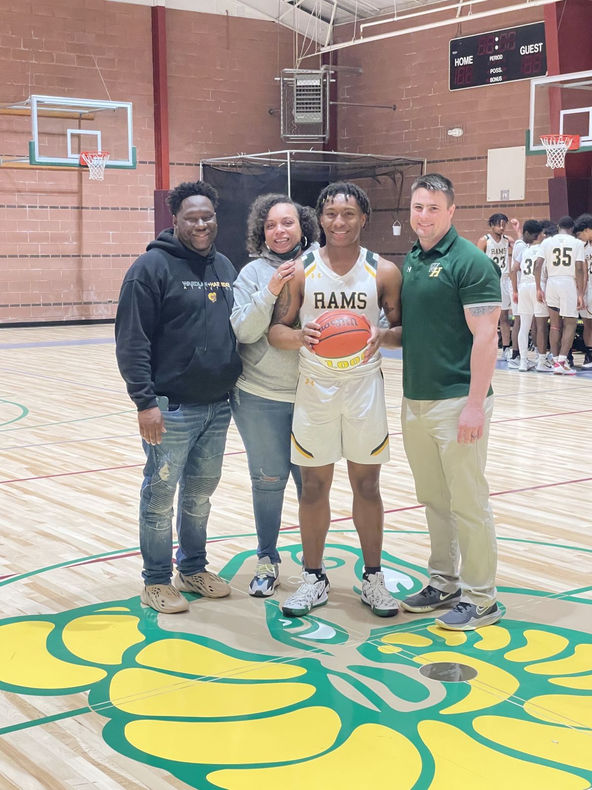Mehkai Huey ’22 Joins 1,000-Point Club | News Posts
