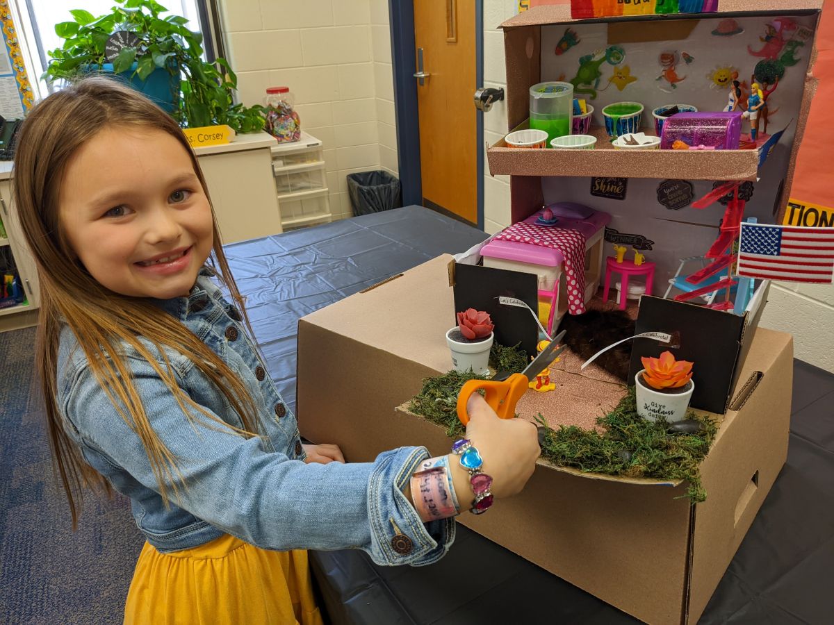 Solon Students Present Business Ideas Details solon-students-present-business-ideas-details