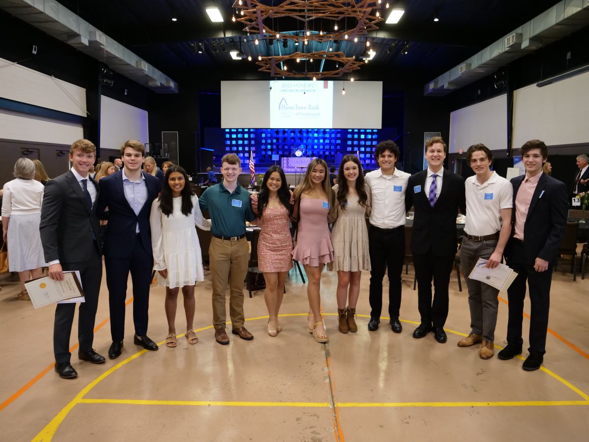 The Chamber Honors the Top Ten FHS 2022 Graduates | News details