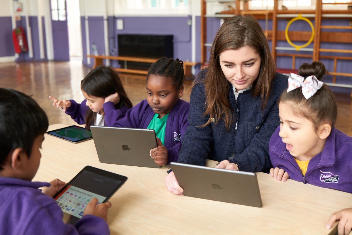 Broadening Horizons at Oasis Community Learning | News Details