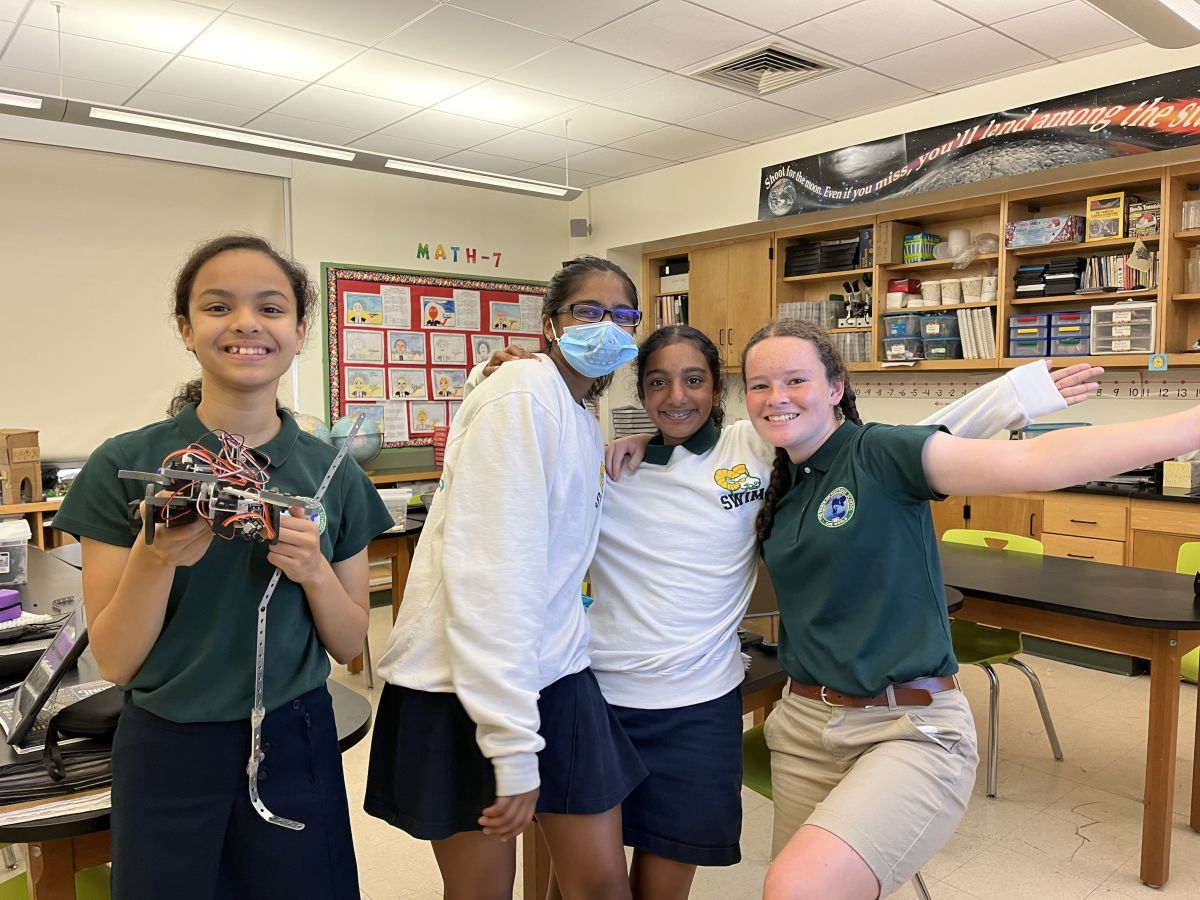 Middle School Students Compete in Robotics Contest | News Posts