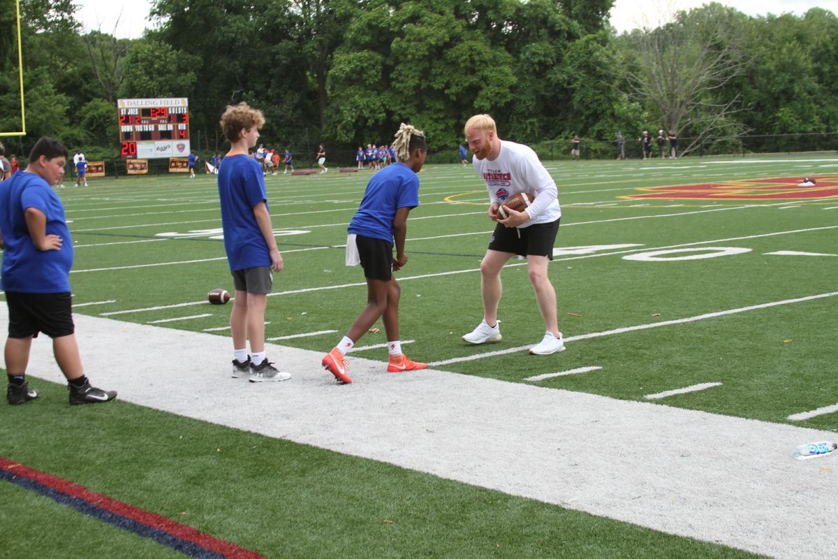 Tyler Matakevich '11 Hosts Football Clinic at SJ! | post