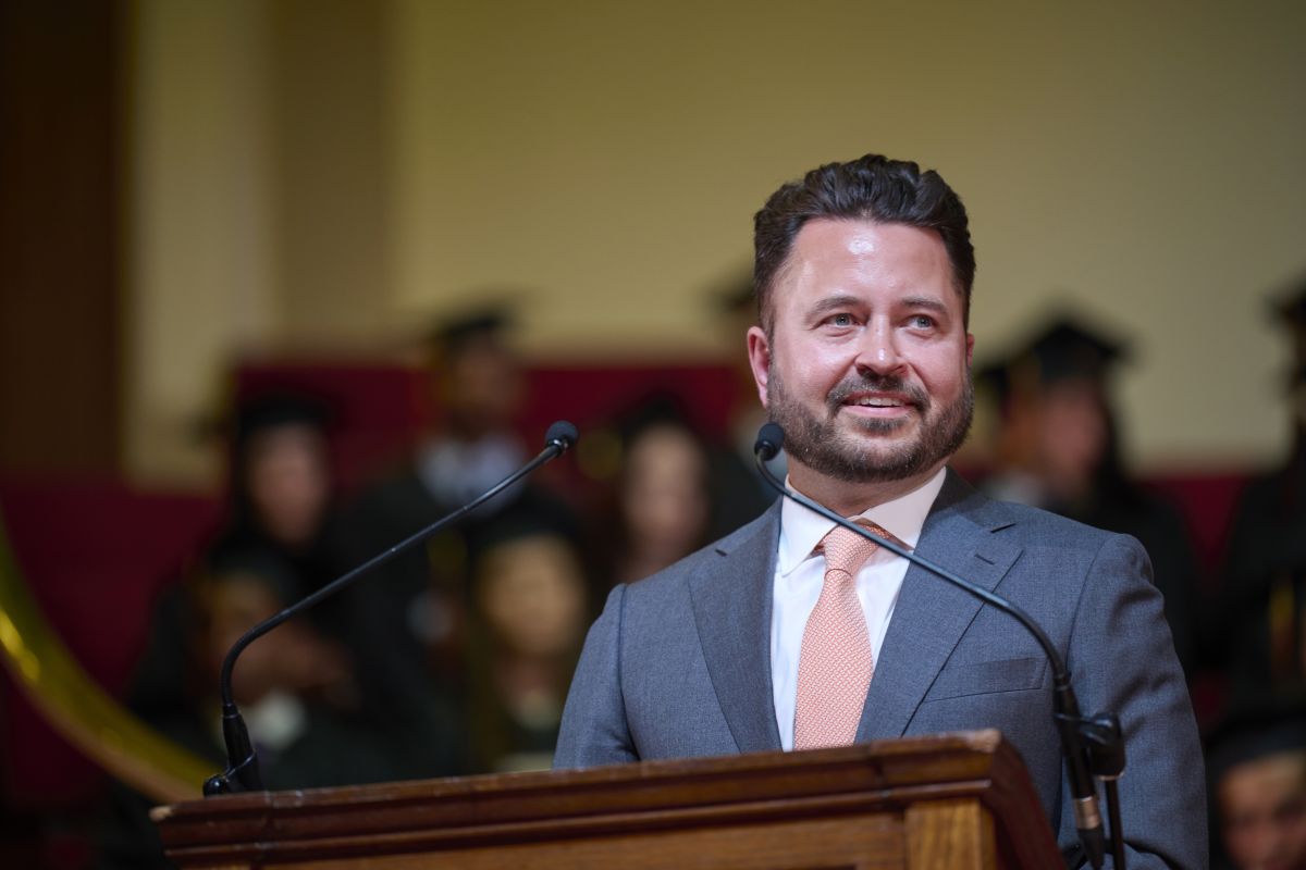 Sean Brecker '93 delivers 2022 commencement address | News Post