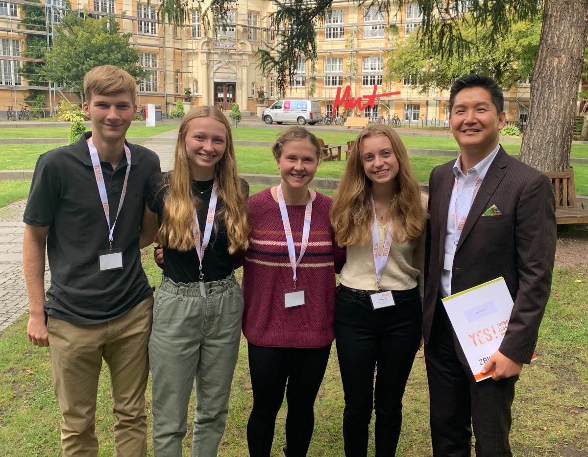Armstrong students compete in economic summit in Germany | article