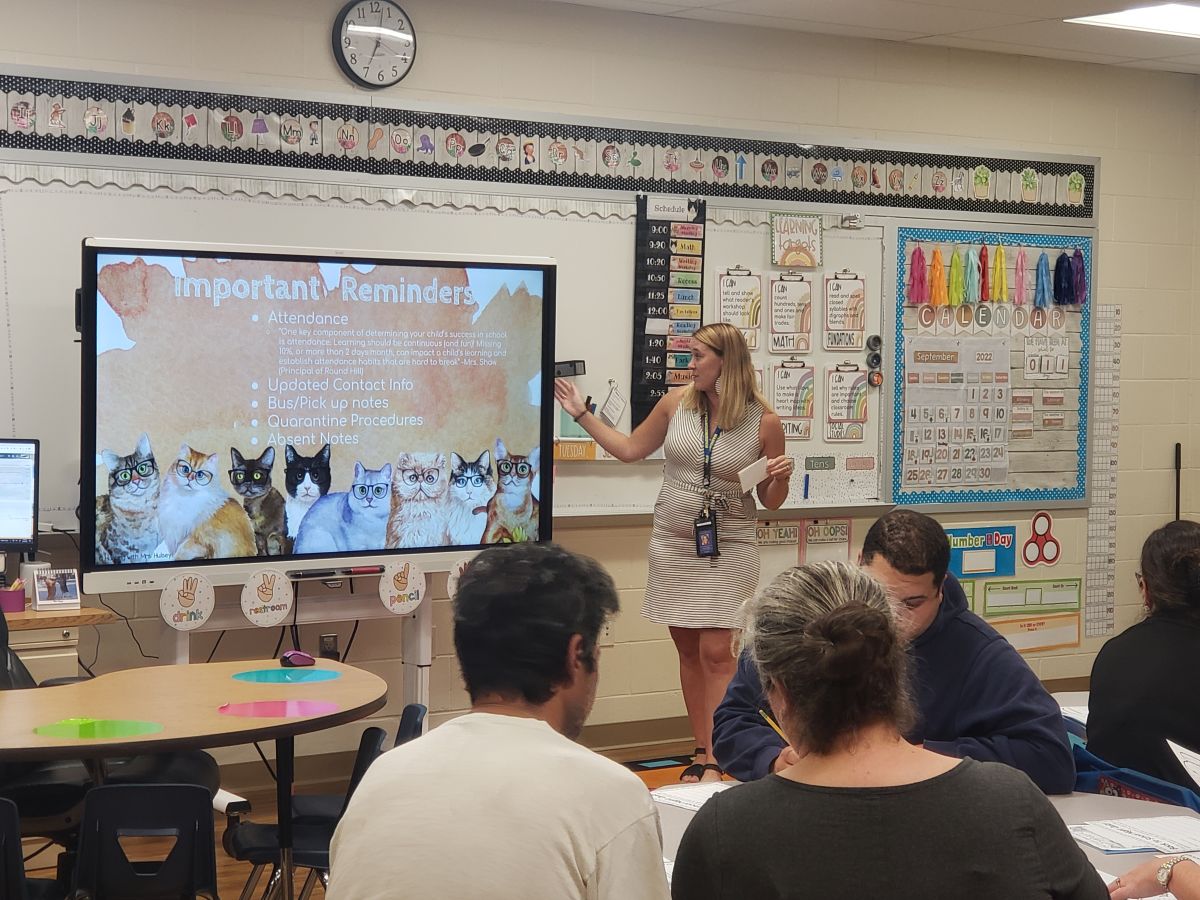 Round Hill open house takes place for grades 1 and 2 | News Story