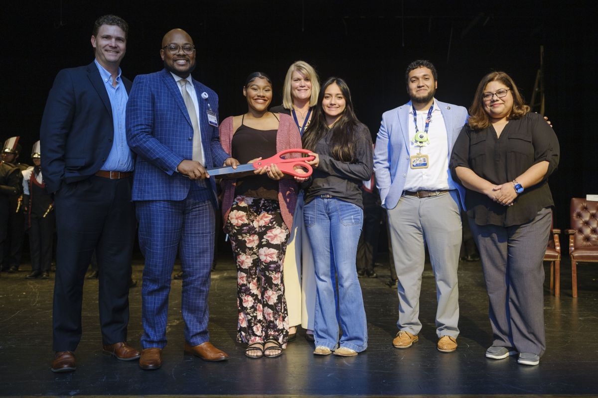 Community celebrates Northbrook High School’s new classroom wing as ...