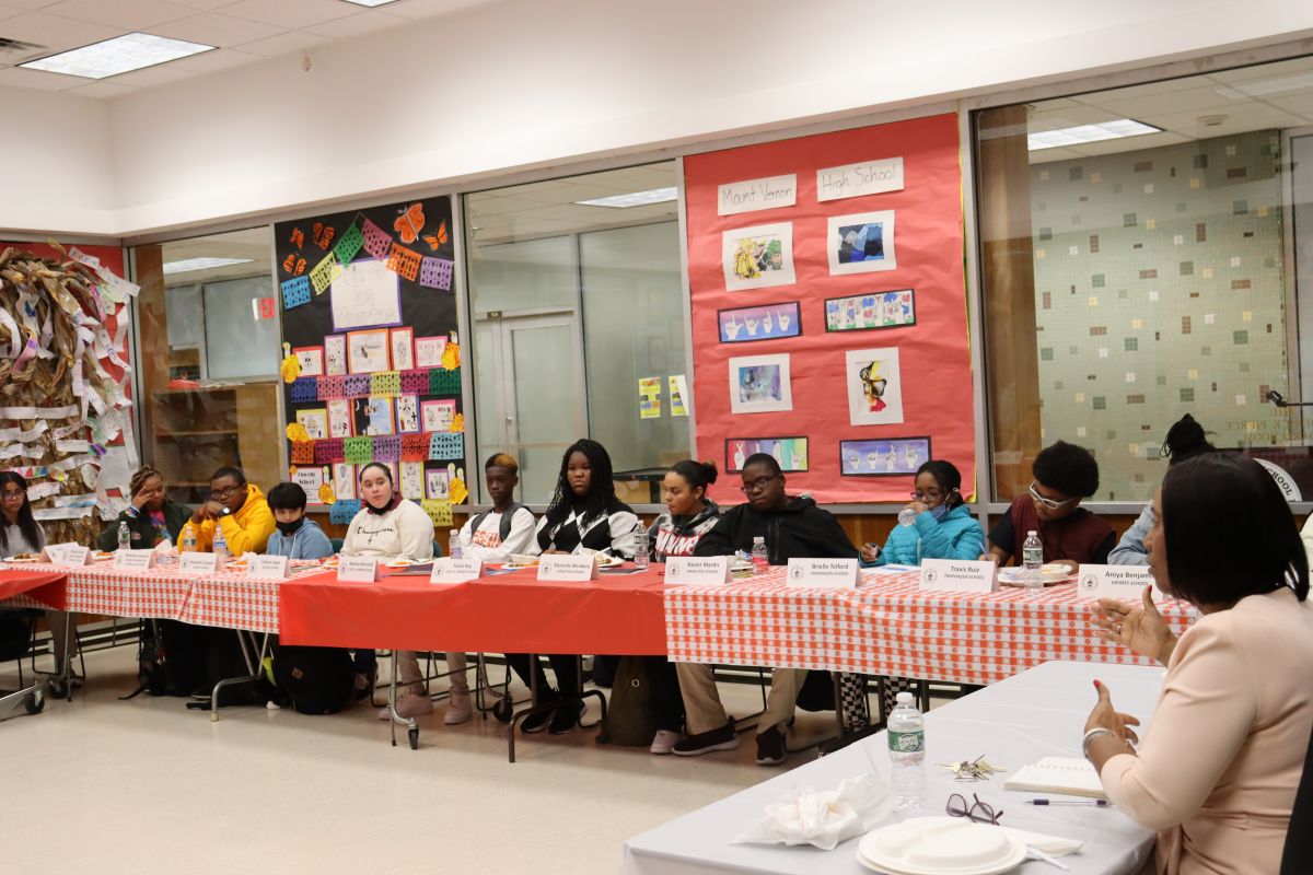 Dr. W. Bennett-Conroy hosts first Superintendent's Student Advisory ...