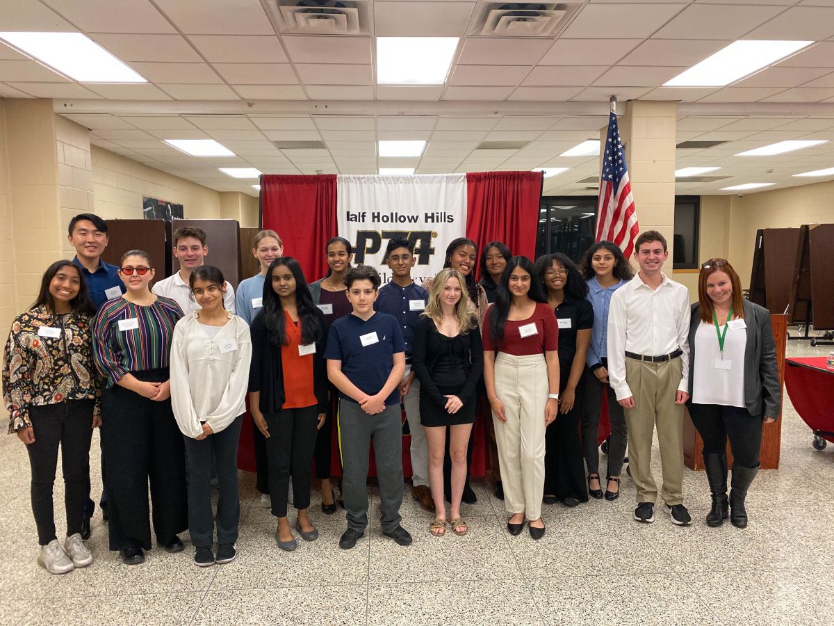 Students On PTA Council Legislation Committee Volunteer At Meet the ...