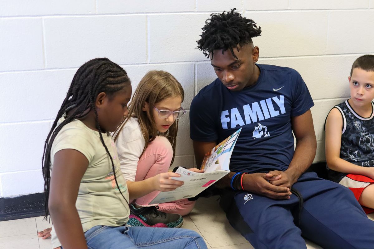 KCKCC Basketball Team Reads with Turner Elementary Students | News ...