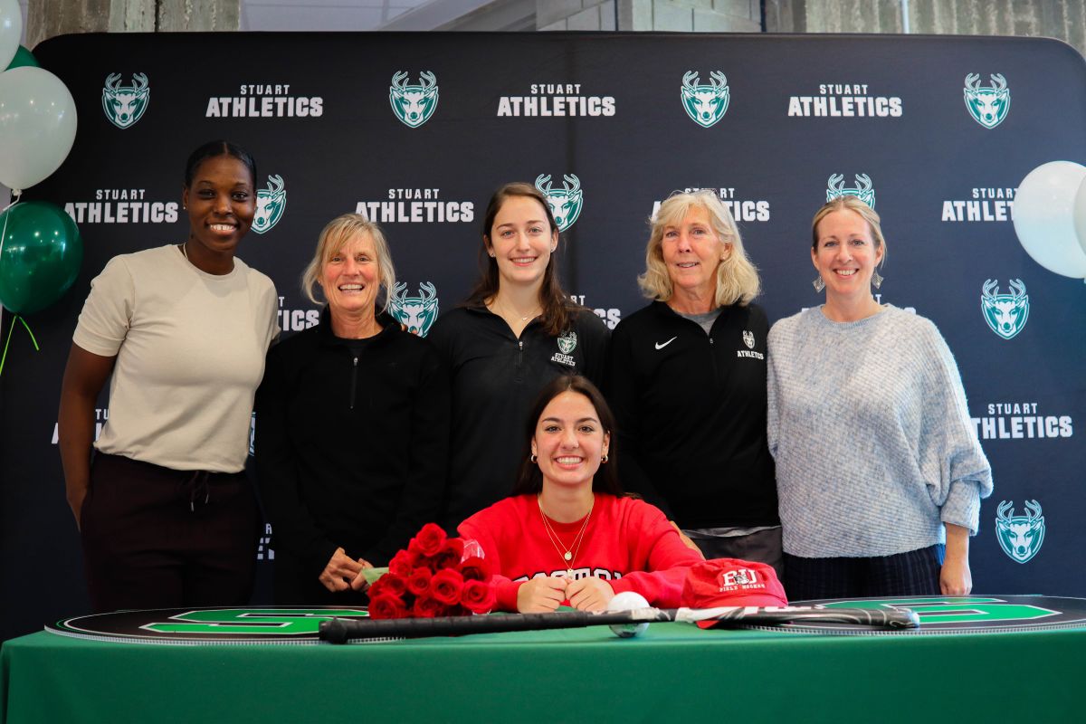 Lily Harlan '23 signs National Letter of Intent to play field hockey at ...