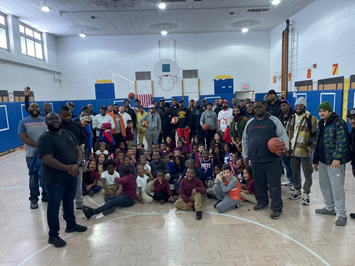 Mount Vernon Honor Academy holds Dunk with Dad event | News Details ...